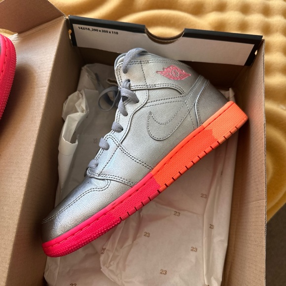 Jordan | Shoes | Jordan Mids | Poshmark